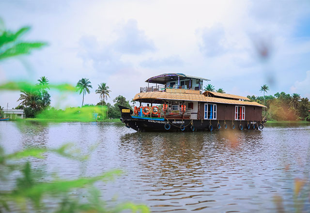Lana Thayyil Houseboats, Kerala houseboats, Kerala backwater Houseboat ...